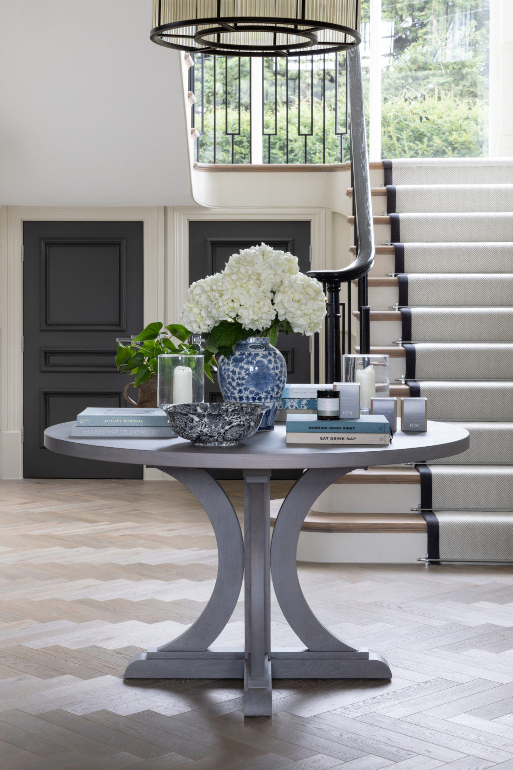 NORTON | The perfect table for an entrance hall - Humphrey Munson