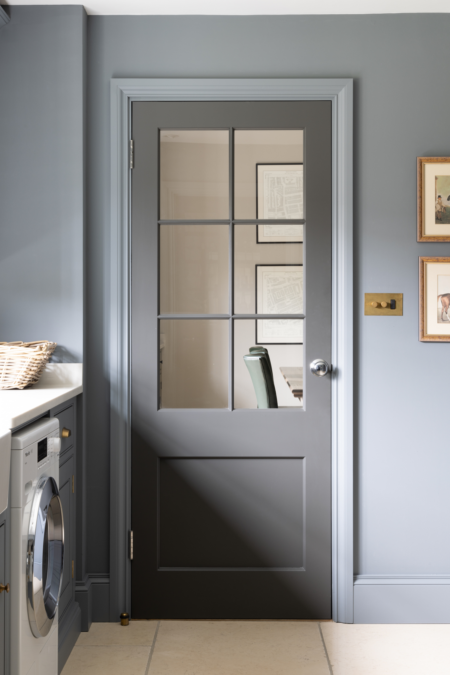 Windsor Door - Humphrey Munson